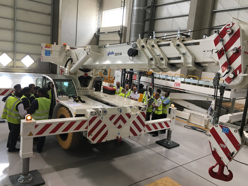 Manitex Valla aviation maintenance crane goes to Middle East - Valla Cranes